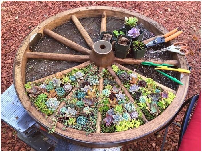 10 Things to Use for Making a Round Garden Bed 10 Things to Use for Making a Round Garden Bed