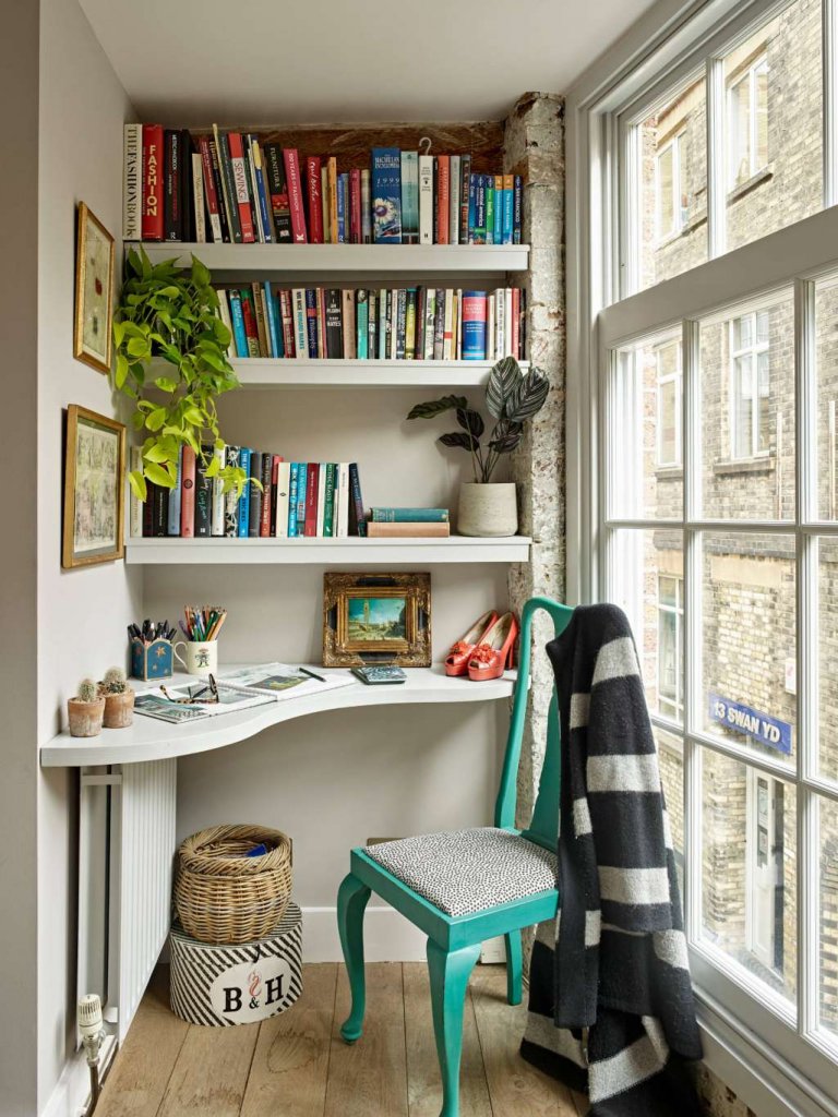 10 Small Home Libraries You Will Fall In Love With